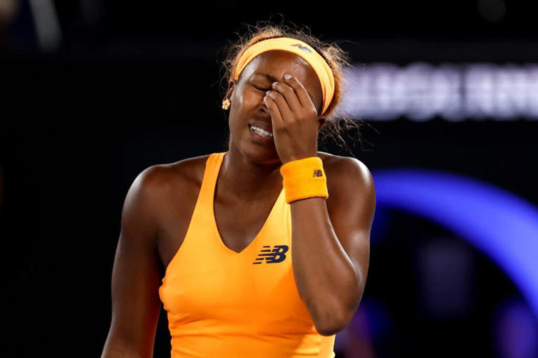 Coco Gauff breaking her tennis racket leads to Iga Swiatek’s blunt ...