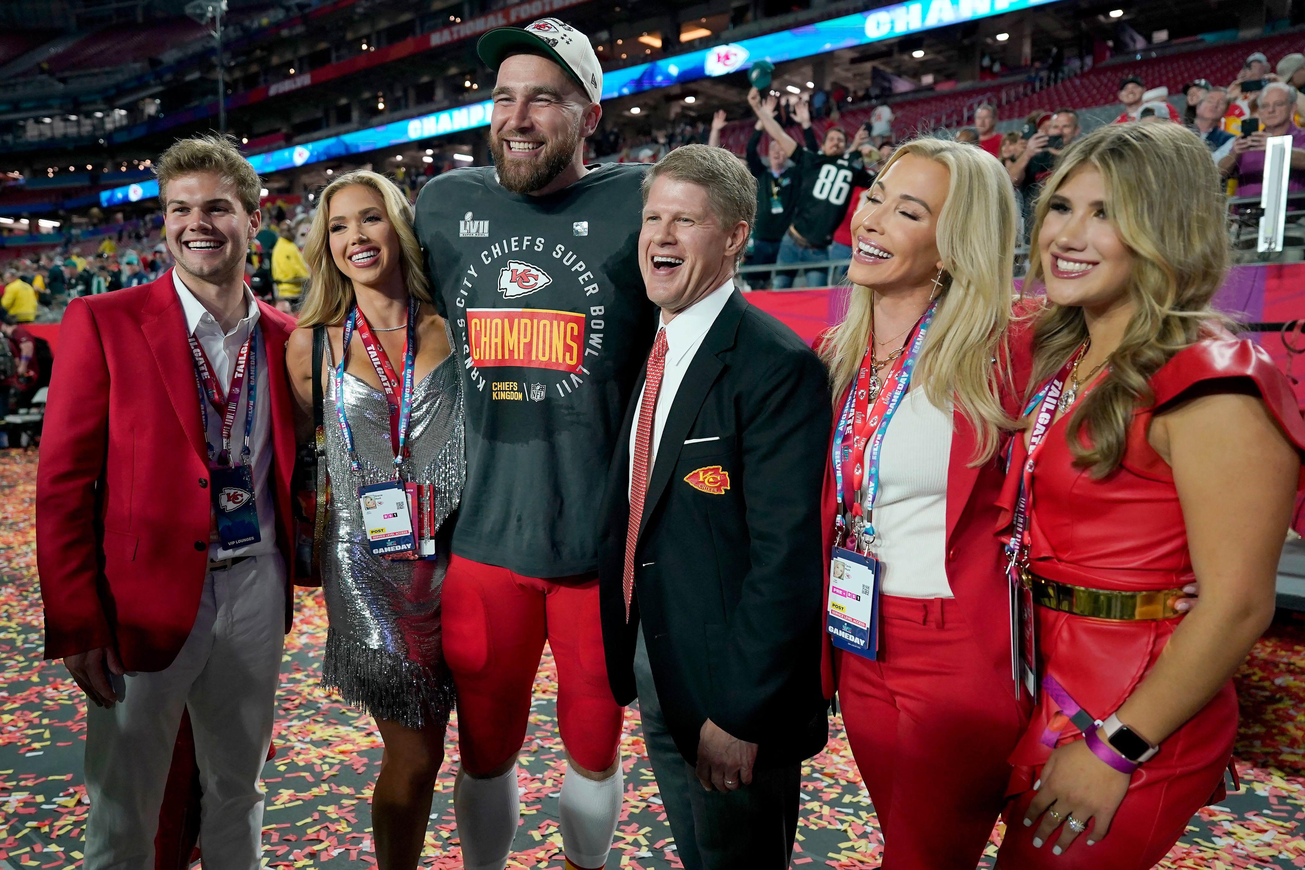 Clark Hunt says Chiefs 'certainly hope' Travis Kelce returns to play in ...