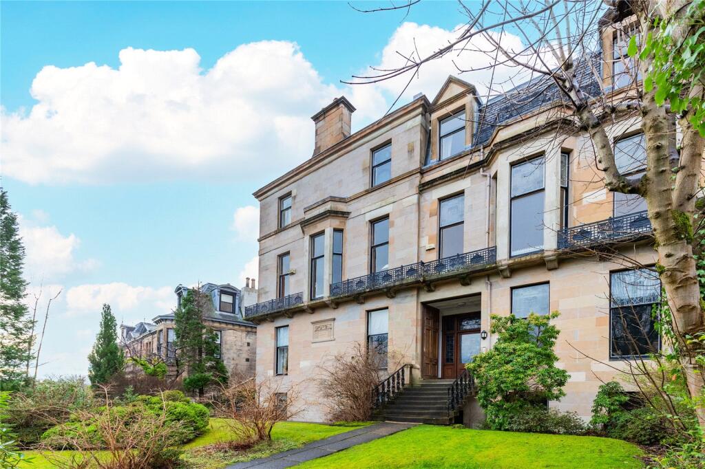 For sale: 'Impressive' 4-bedroom B-listed apartment on one of the West ...
