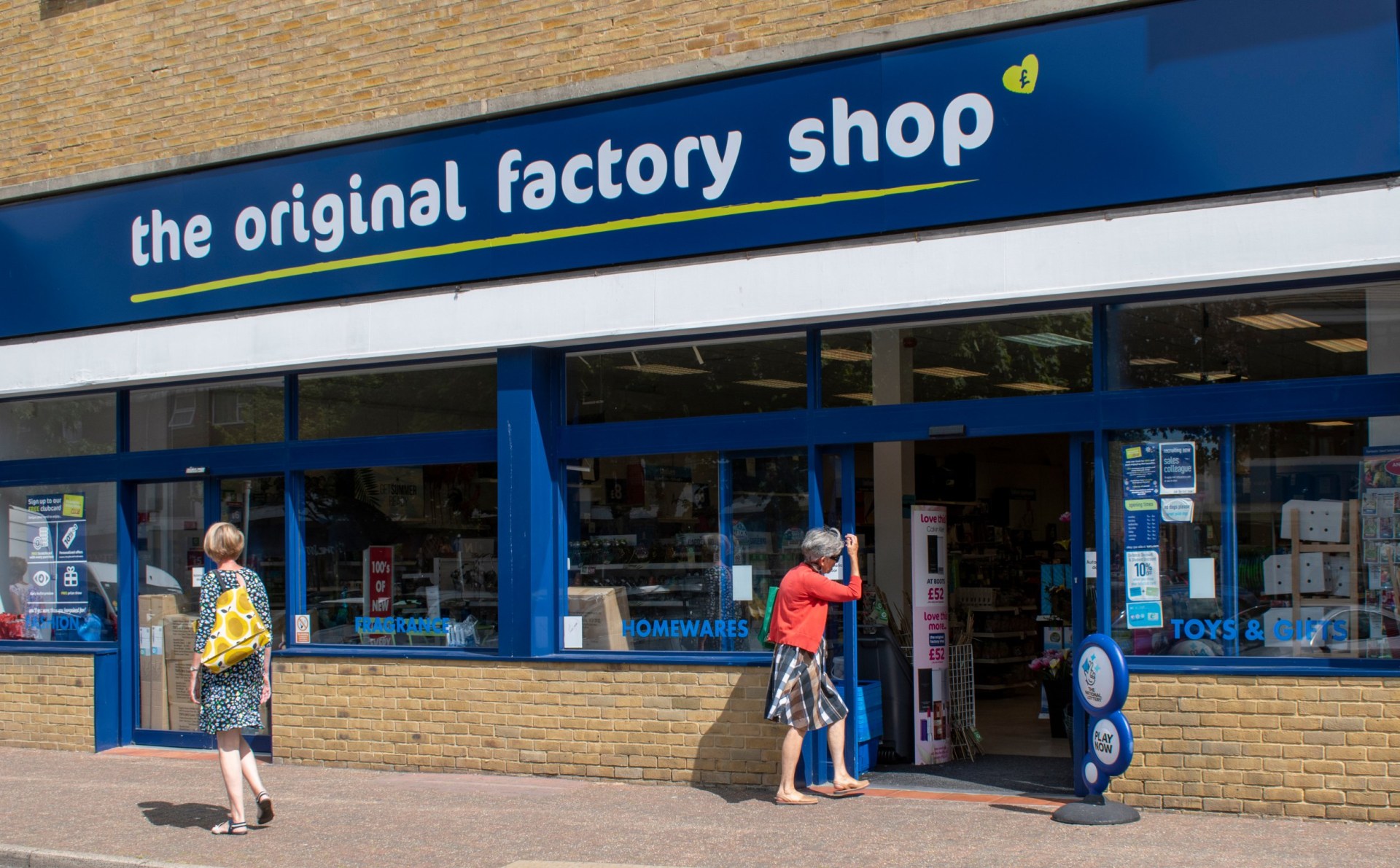 High street chain faces closure of all 137 UK stores