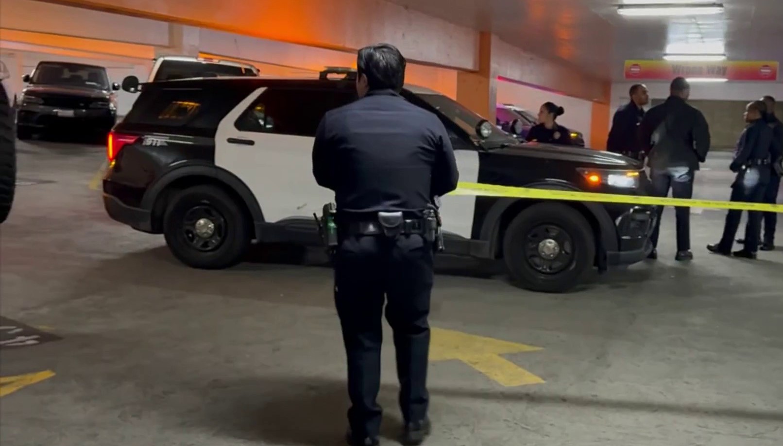 Man bound with tape by armed robber in parking structure jewelry heist ...