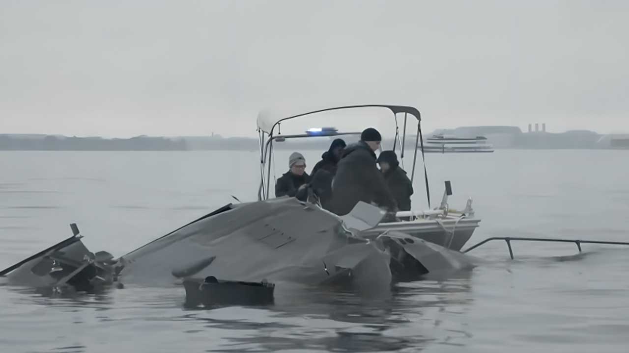 FAA failed to divert helicopters after earlier near miss at DC airport ...