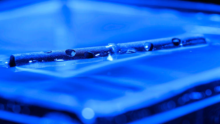 Video: US engineers design unsinkable metal inspired by century-old ...