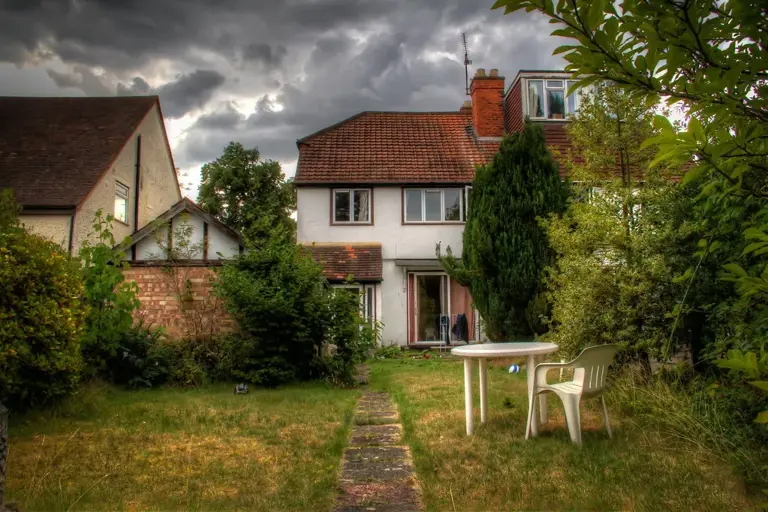 4 things home inspectors notice about you before the walkthrough even ...