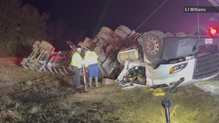 Eastbound I-10 at Hwy 365 closed as crews cleanup wreckage of ...