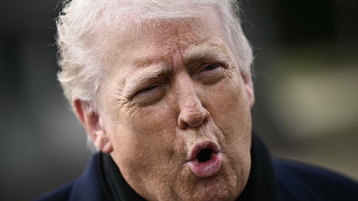 ‘What the h— am I gonna do’: Trump panics over makeup on his suit ...