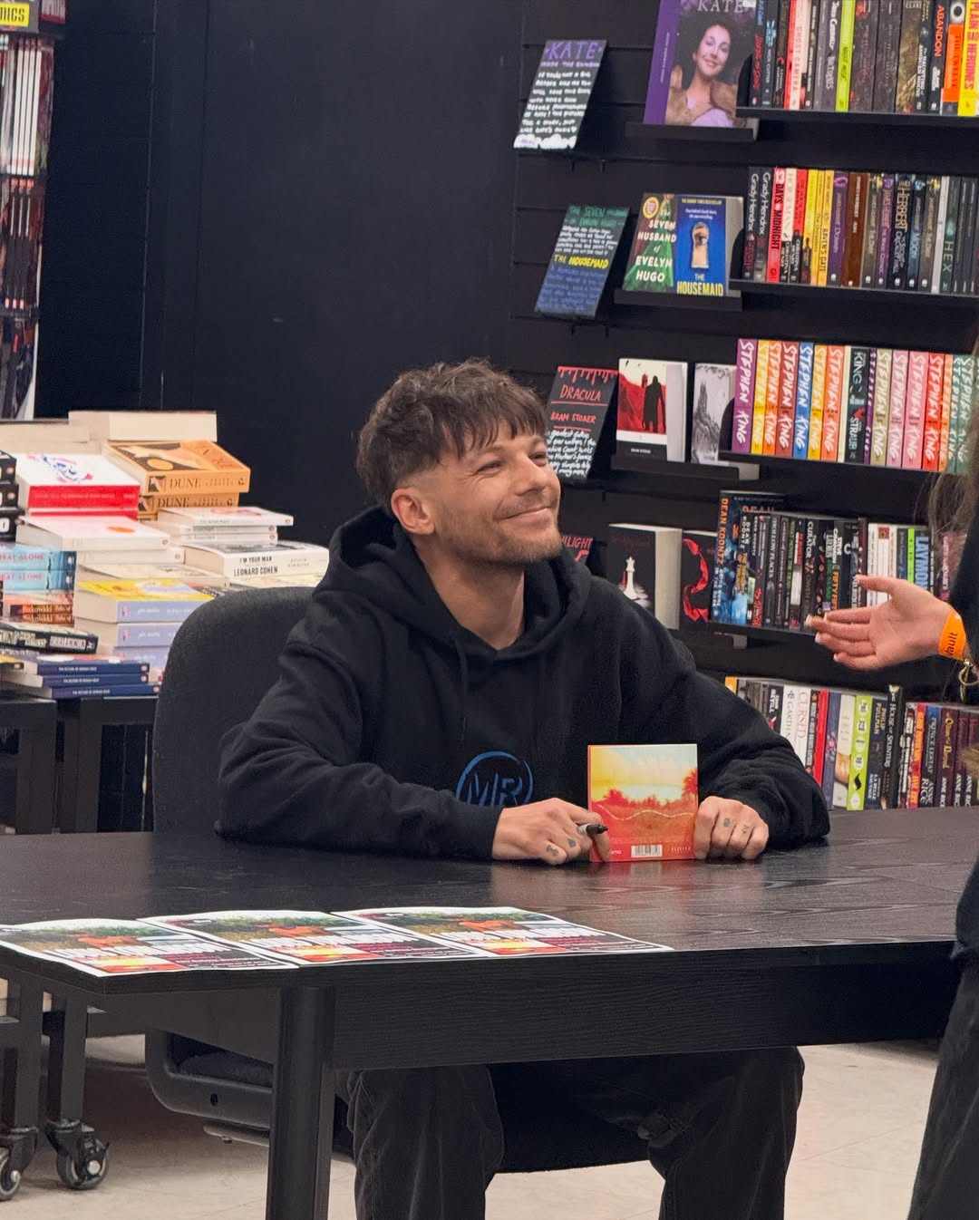 Global music star delights fans with visit to Birmingham Bullring