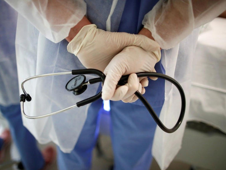 Quebec is changing how family doctors get paid. How will it affect ...