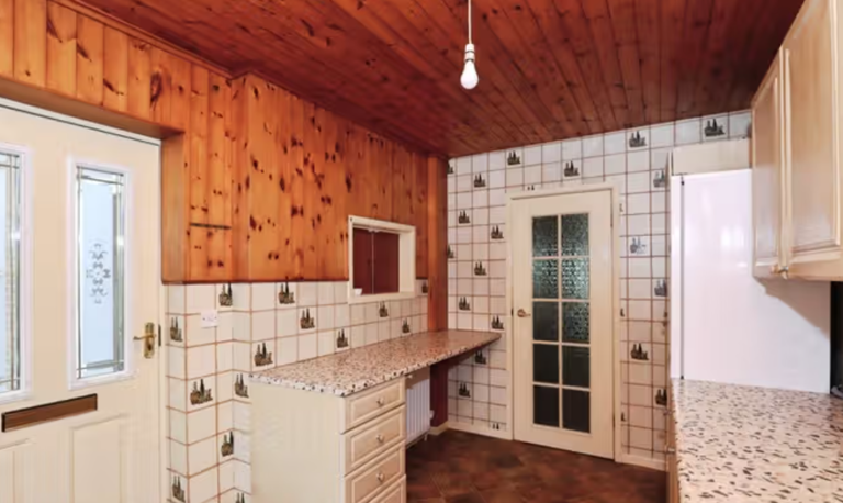 Sheffield houses: Live beside Graves Park in this 3-bedroom home ...