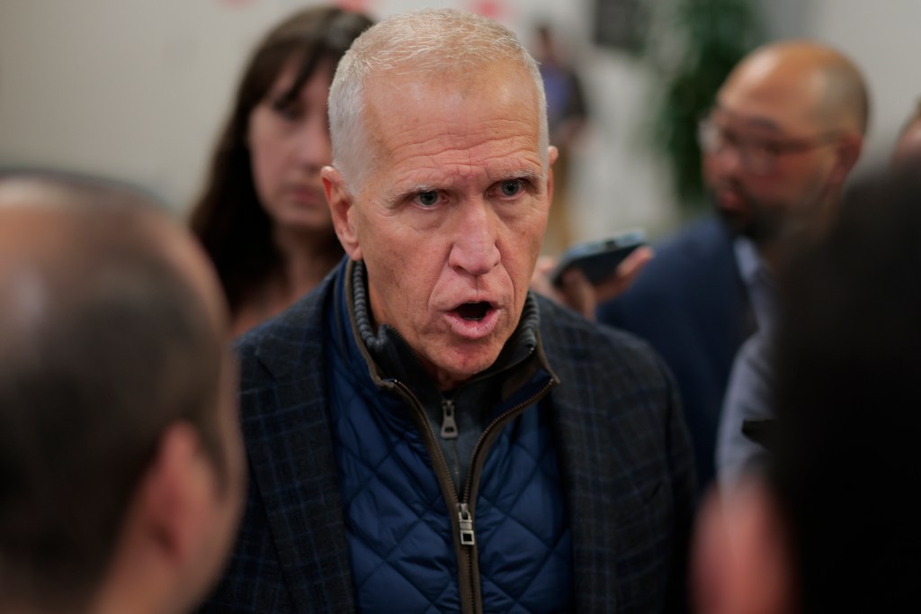 Trump calls GOP Sens. Murkowski, Tillis ‘losers’ over demands DHS ...