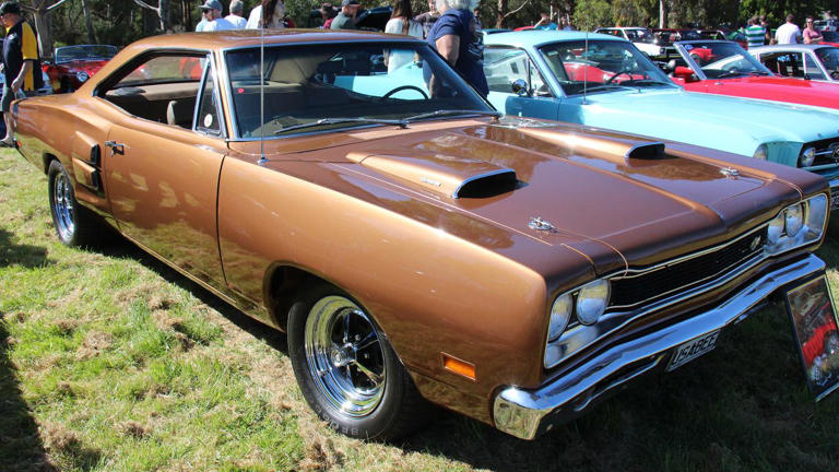 1969 Super Bee Six-Pack tech made it the street sleeper from hell ...