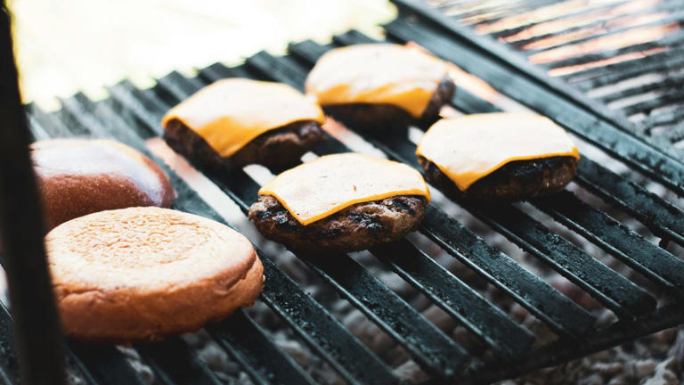 My vegan friends invited me to dinner, then made portobello steaks ...