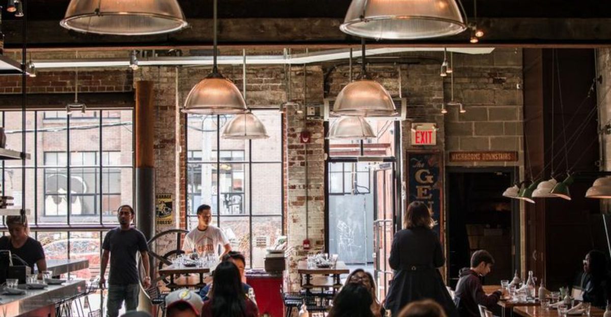 21 restaurant choices that make people lose respect quietly