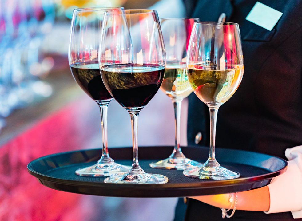 5 Chains Restaurants With the Best Wine List, According to Chefs