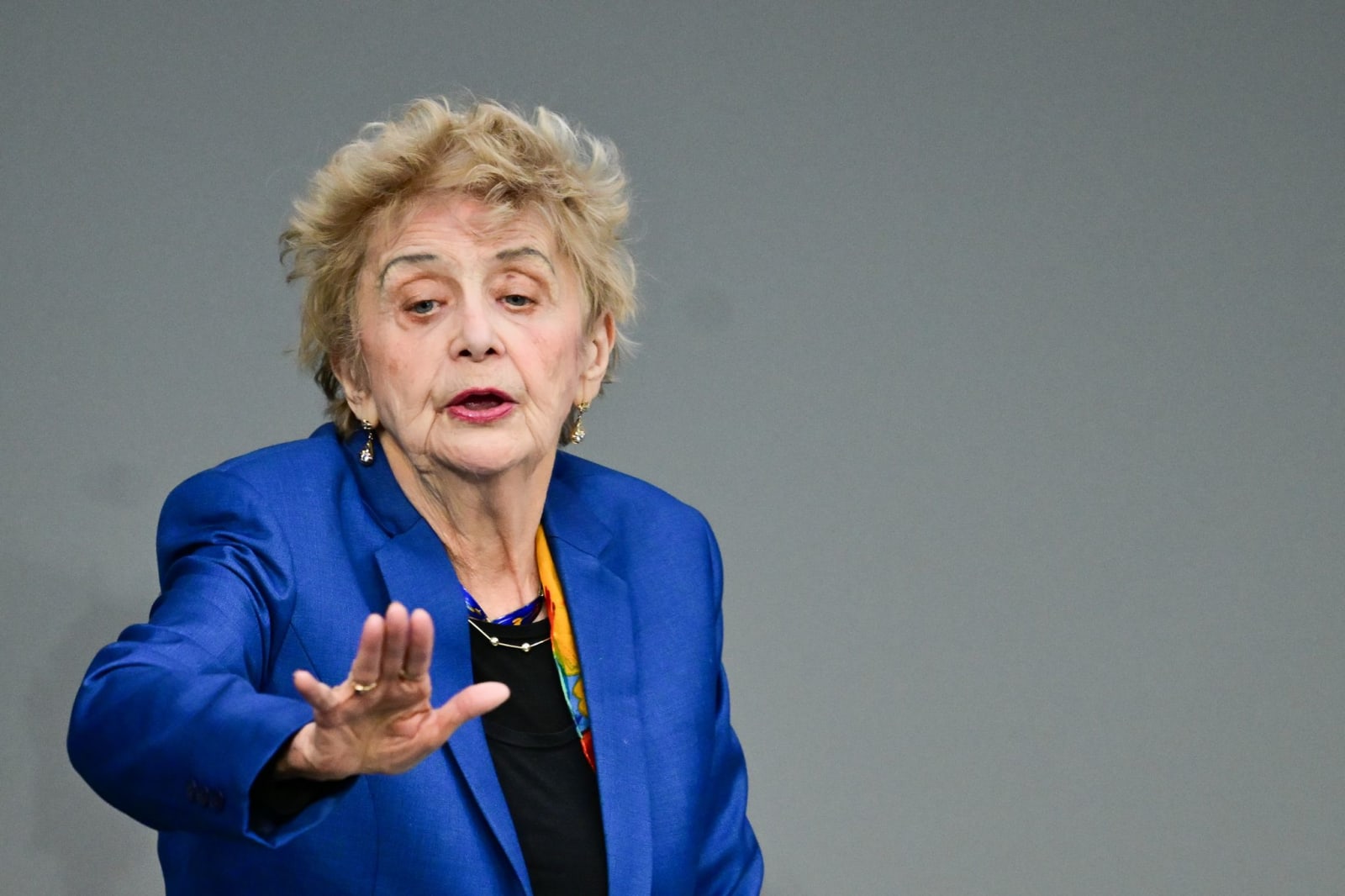 Auschwitz survivor addresses German lawmakers to mark Remembrance Day