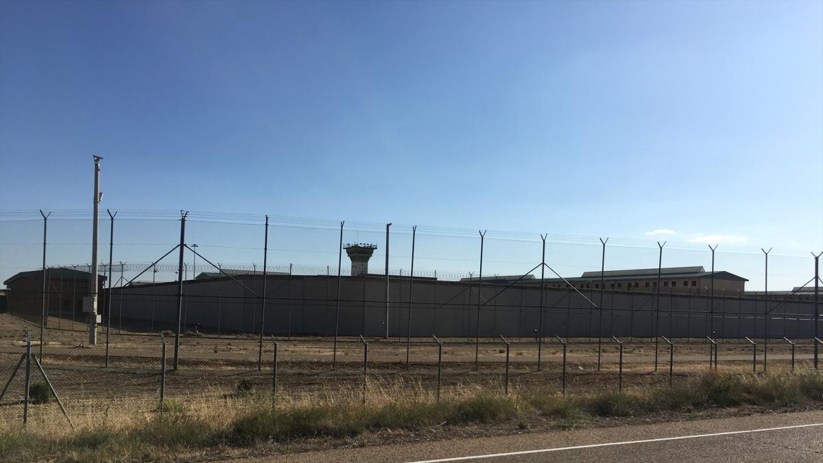 Un preso de origen árabe agrede a cinco funcionarios de la cárcel ...