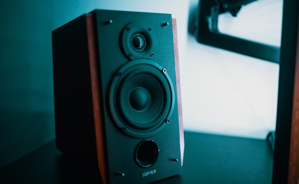 3-year-old Mumbai girl killed as speaker boxes fall on her, 2 charged