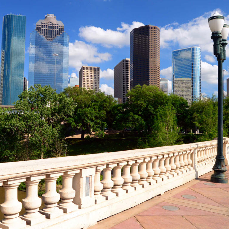 New high-speed train will link 2 major southern cities in 90 minutes