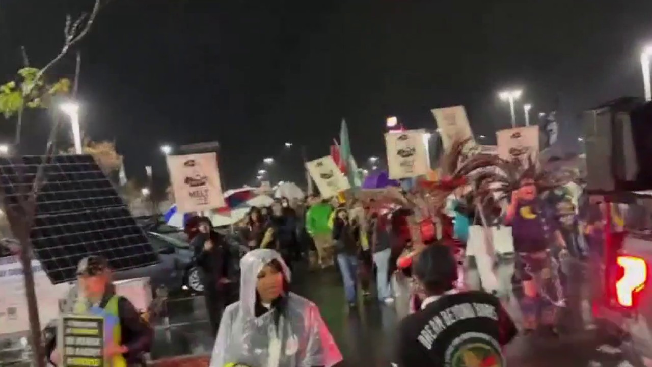 Anti-ICE protests in Emeryville against Target and Home Depot