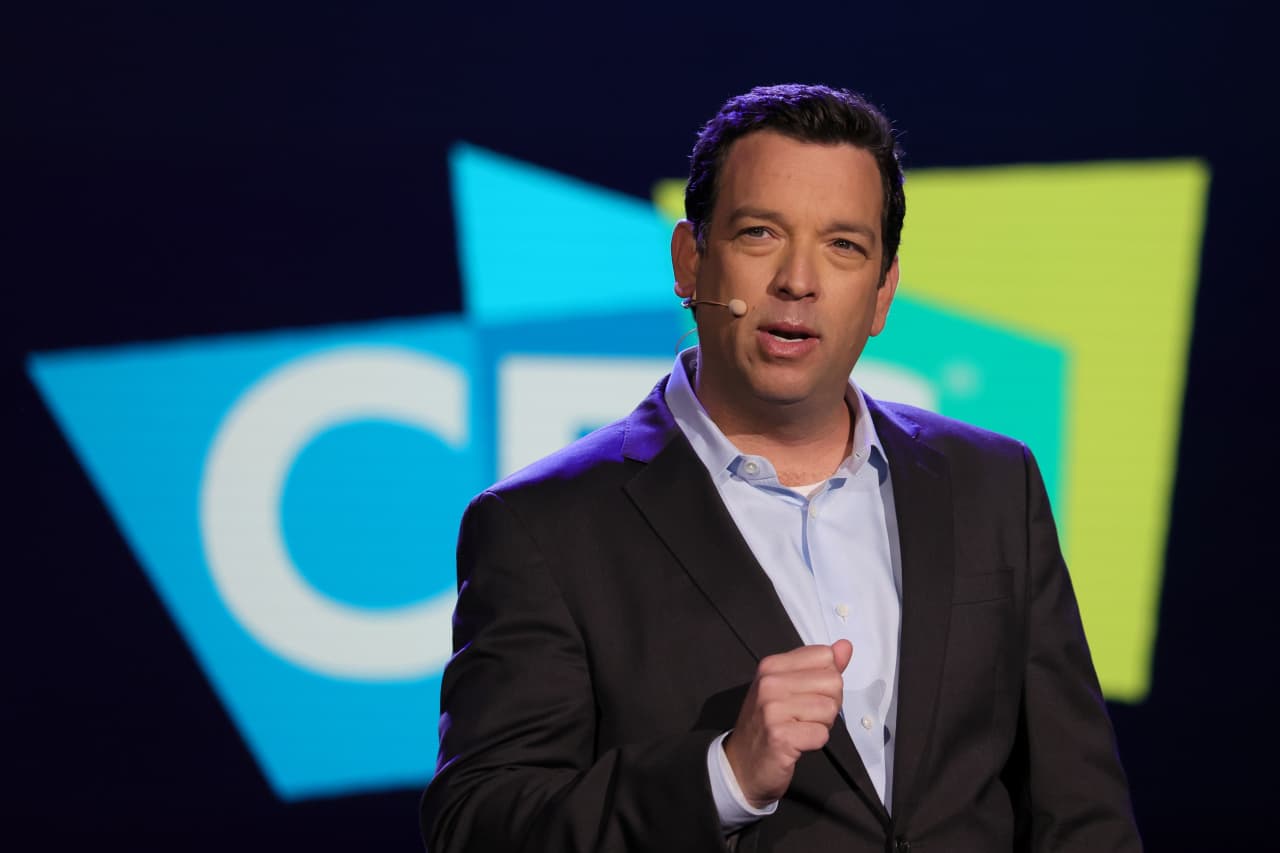 Abbott stock fell the most in 23 years after earnings. The CEO bought ...