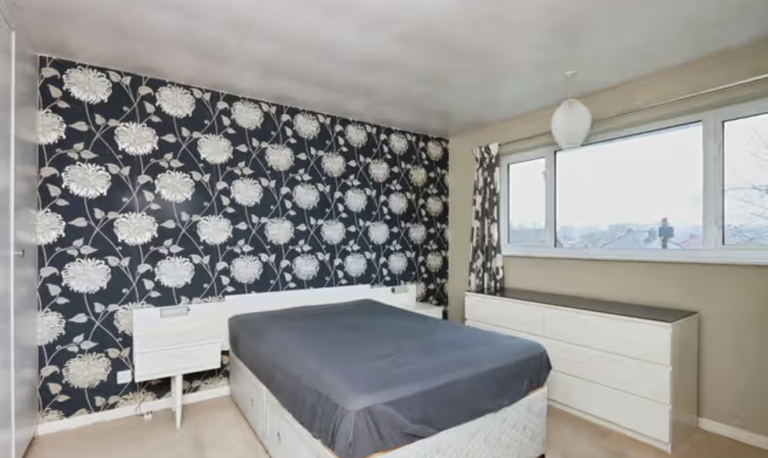 Sheffield houses: Live beside Graves Park in this 3-bedroom home ...