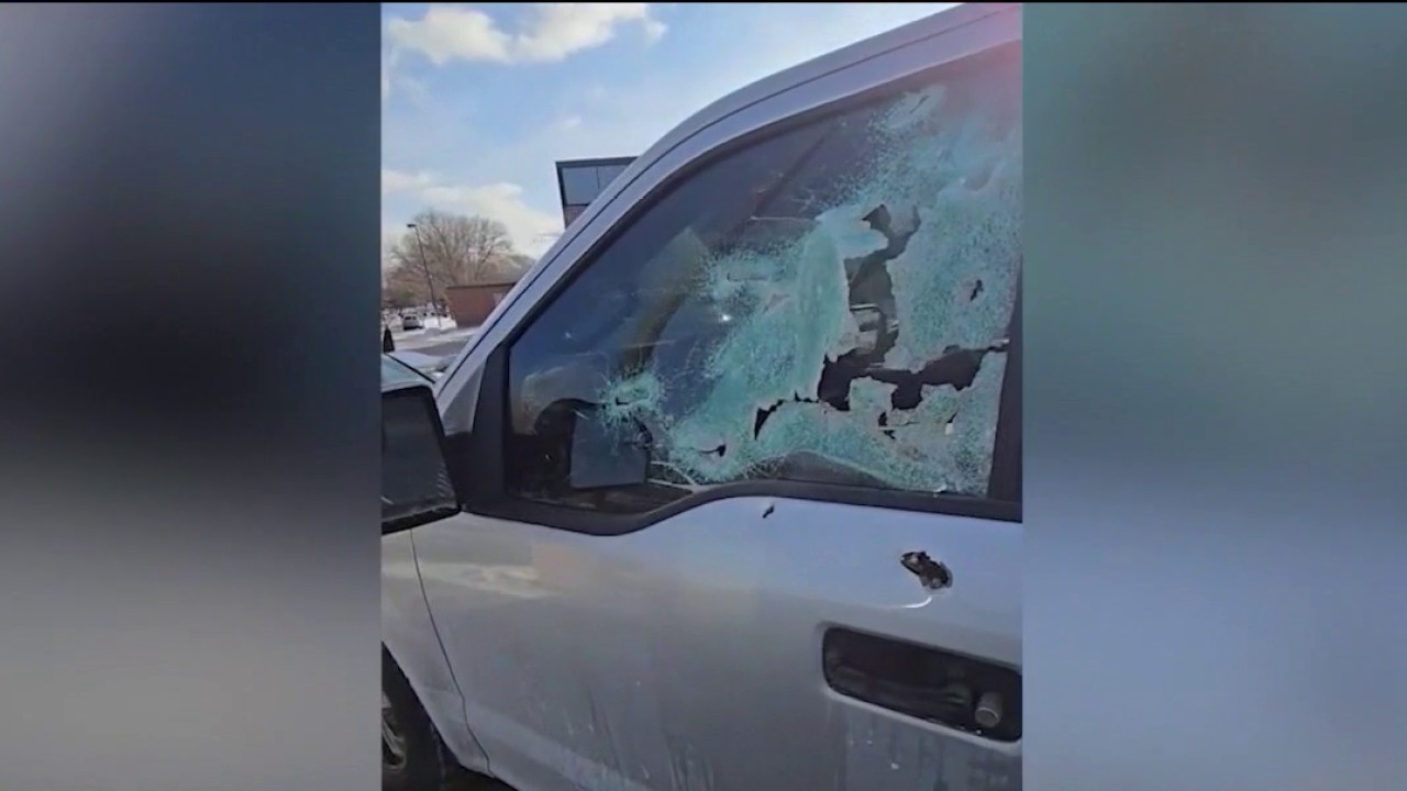 Man detained after encounter with ICE agents in Chicago suburb