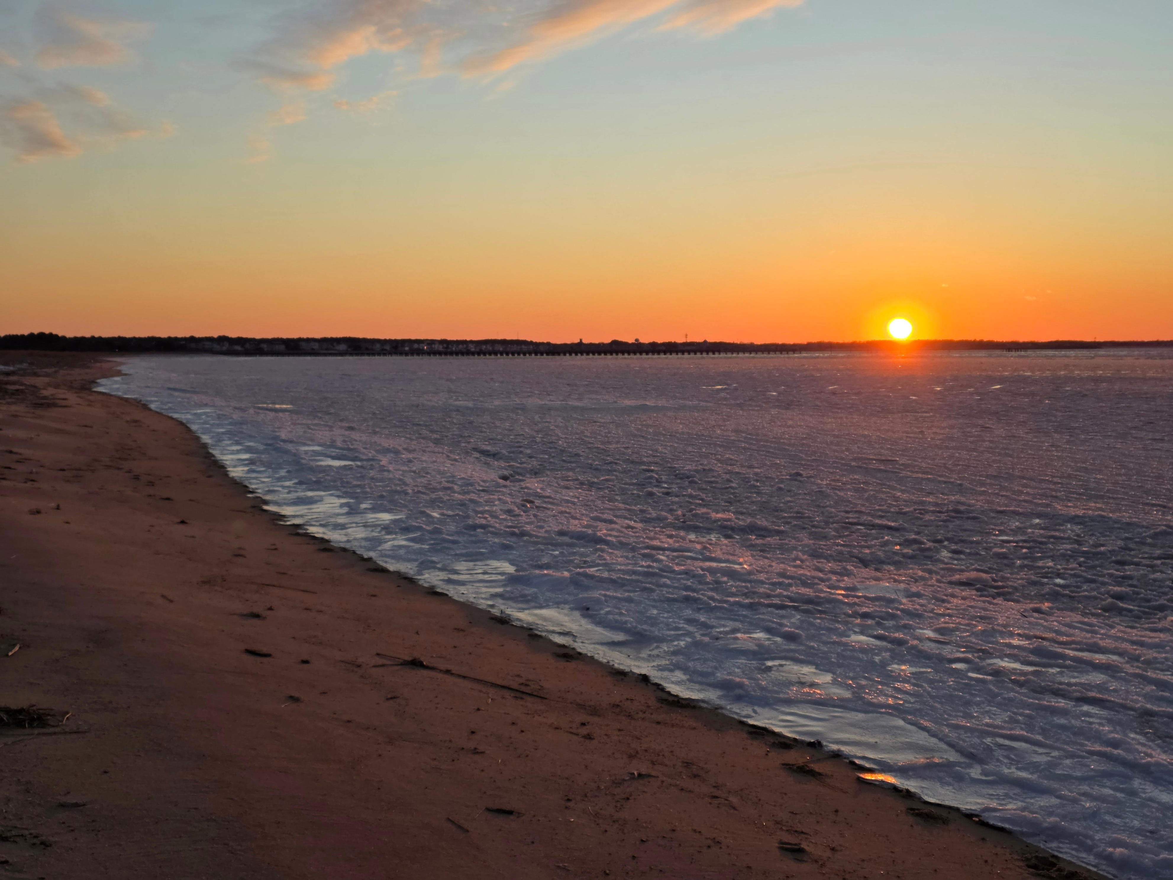 Does salt water freeze? When do you see ice on the ocean?