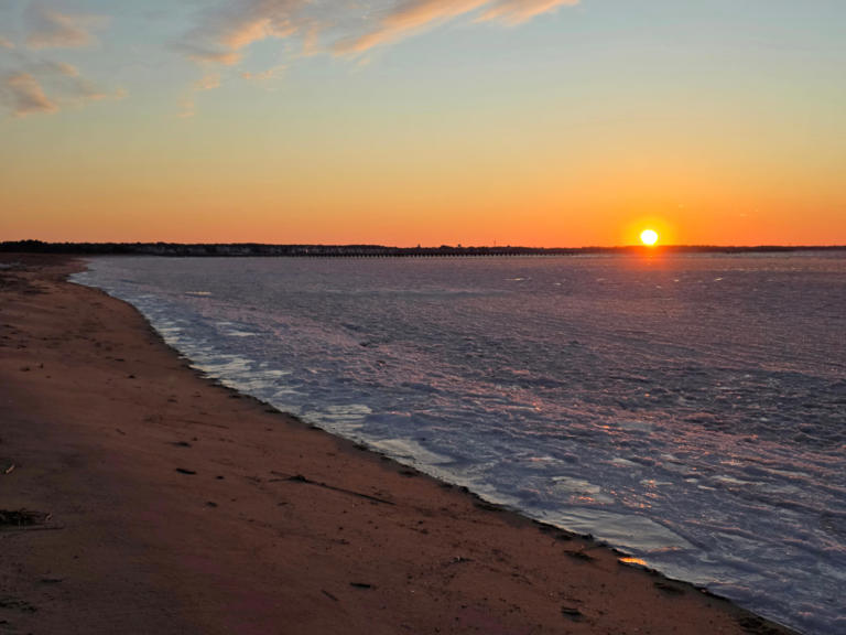 Does salt water freeze? When do you see ice on the ocean?