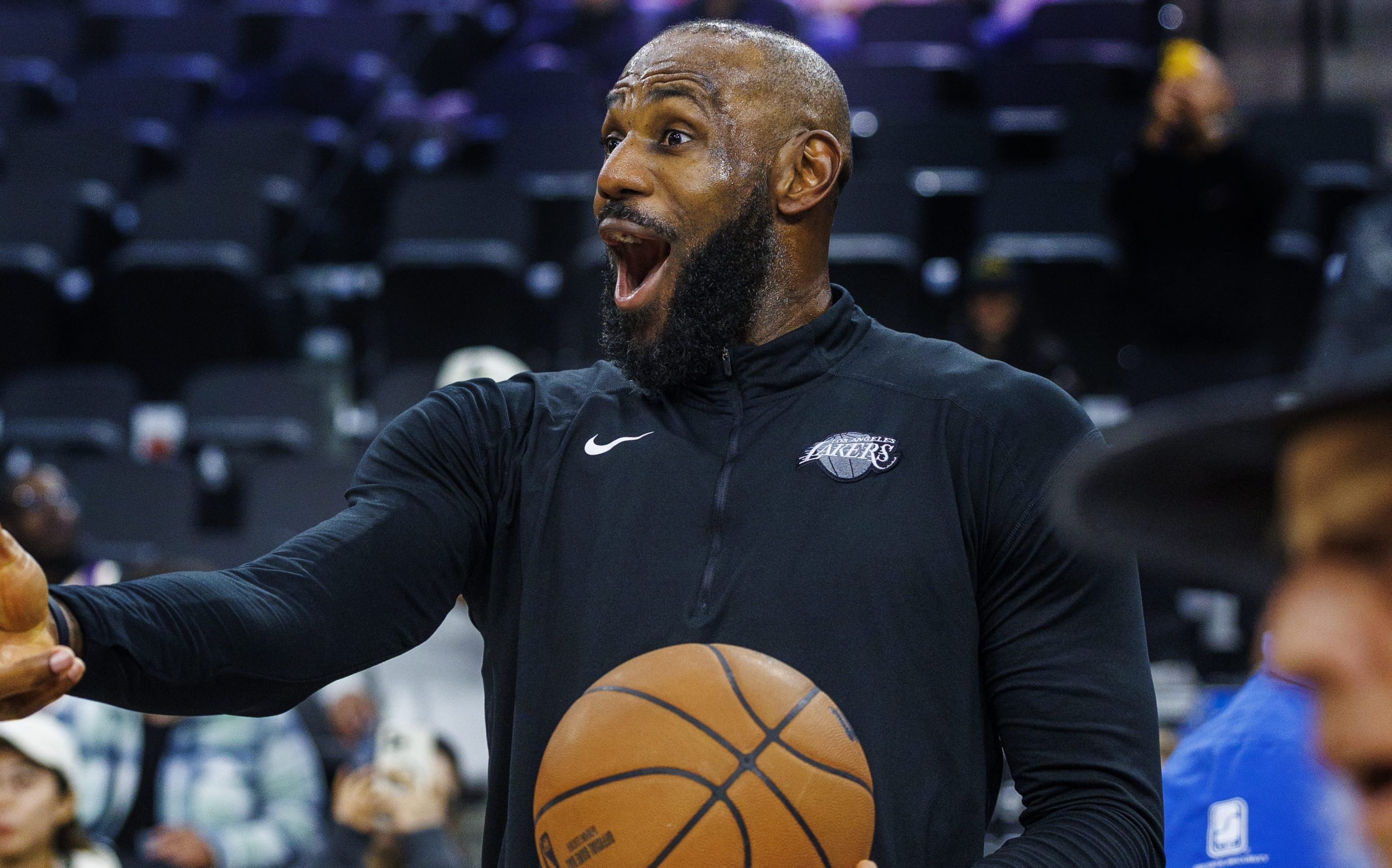 Cavaliers open door to stunning LeBron James reunion: Report