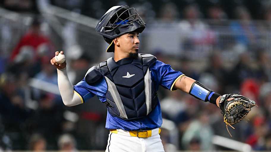 Twins trade catcher who raked in limited action with Minnesota to Mariners