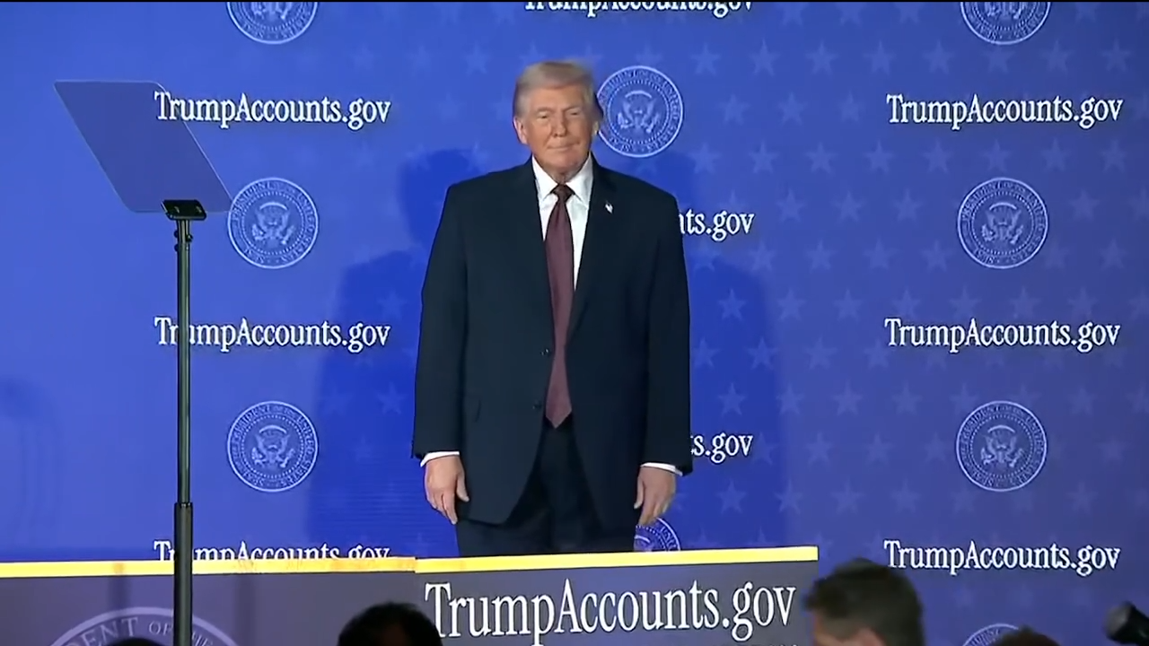 Trump shows signs of cognitive decline as he awkwardly sways back and ...