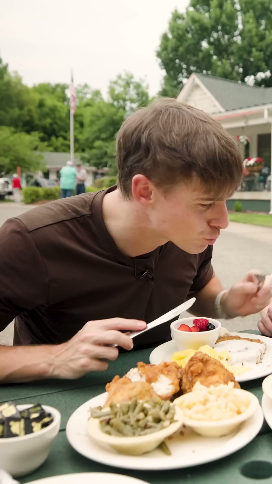 Two Brits try country fried steak!