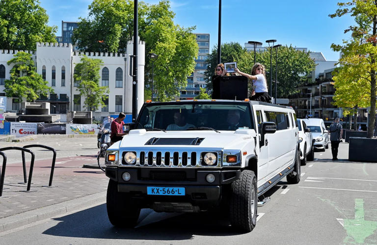Toon Damen senior en junior werden beiden geliquideerd, politie tast in ...