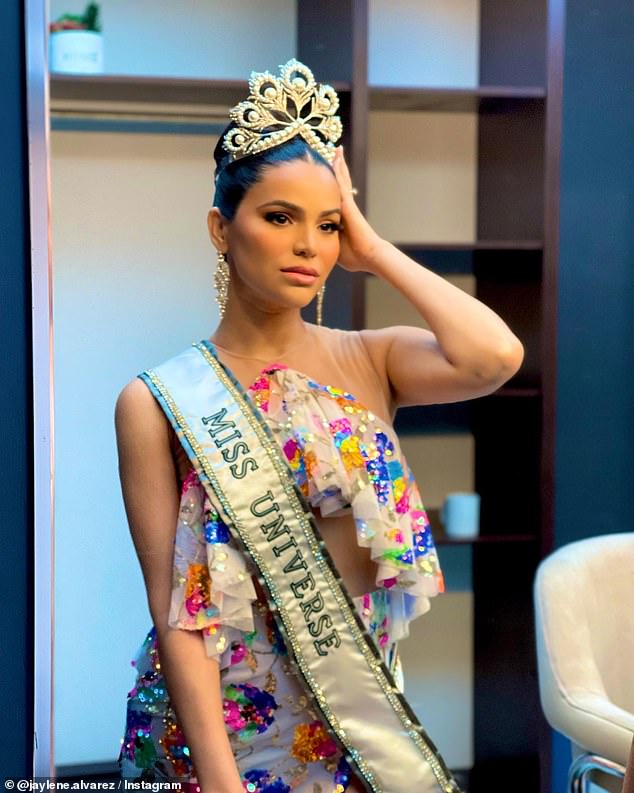 Former Miss Universe contestant, 33, announces devastating breast ...