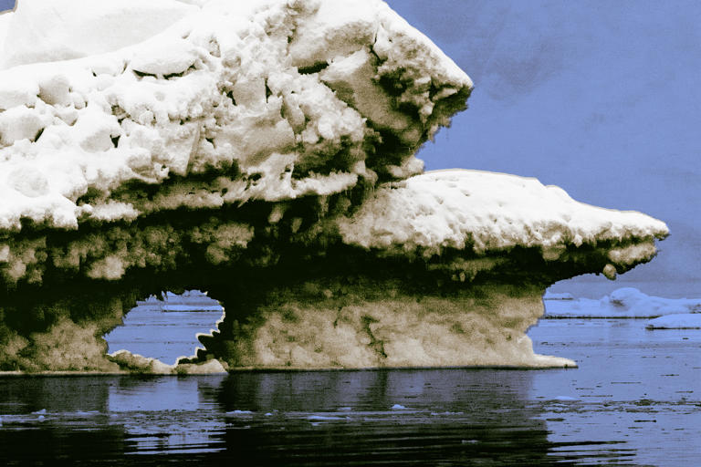 Scientists scramble to set up outpost on rapidly melting glacier