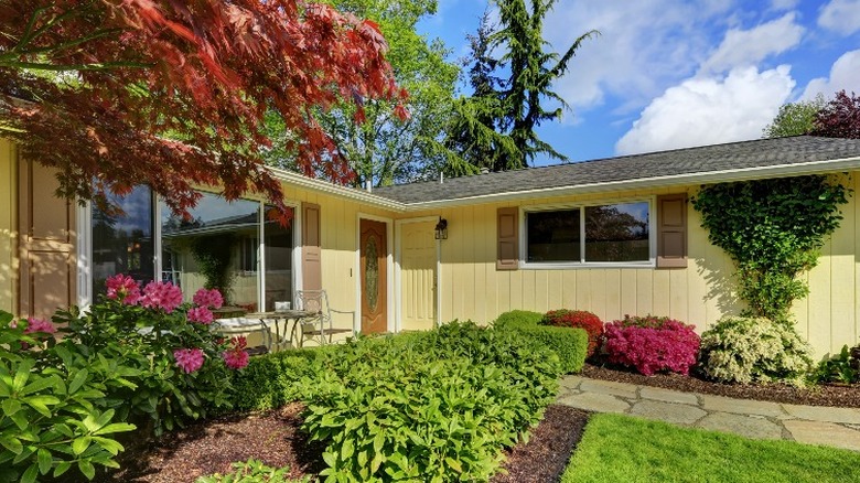30 ranch homes that give off serious mid-century modern vibes