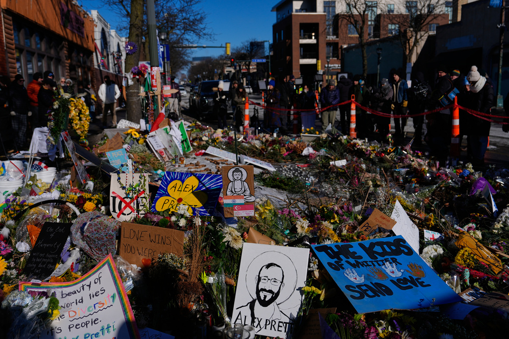 Gränspoliser tas ur tjänst efter Minneapolisskott