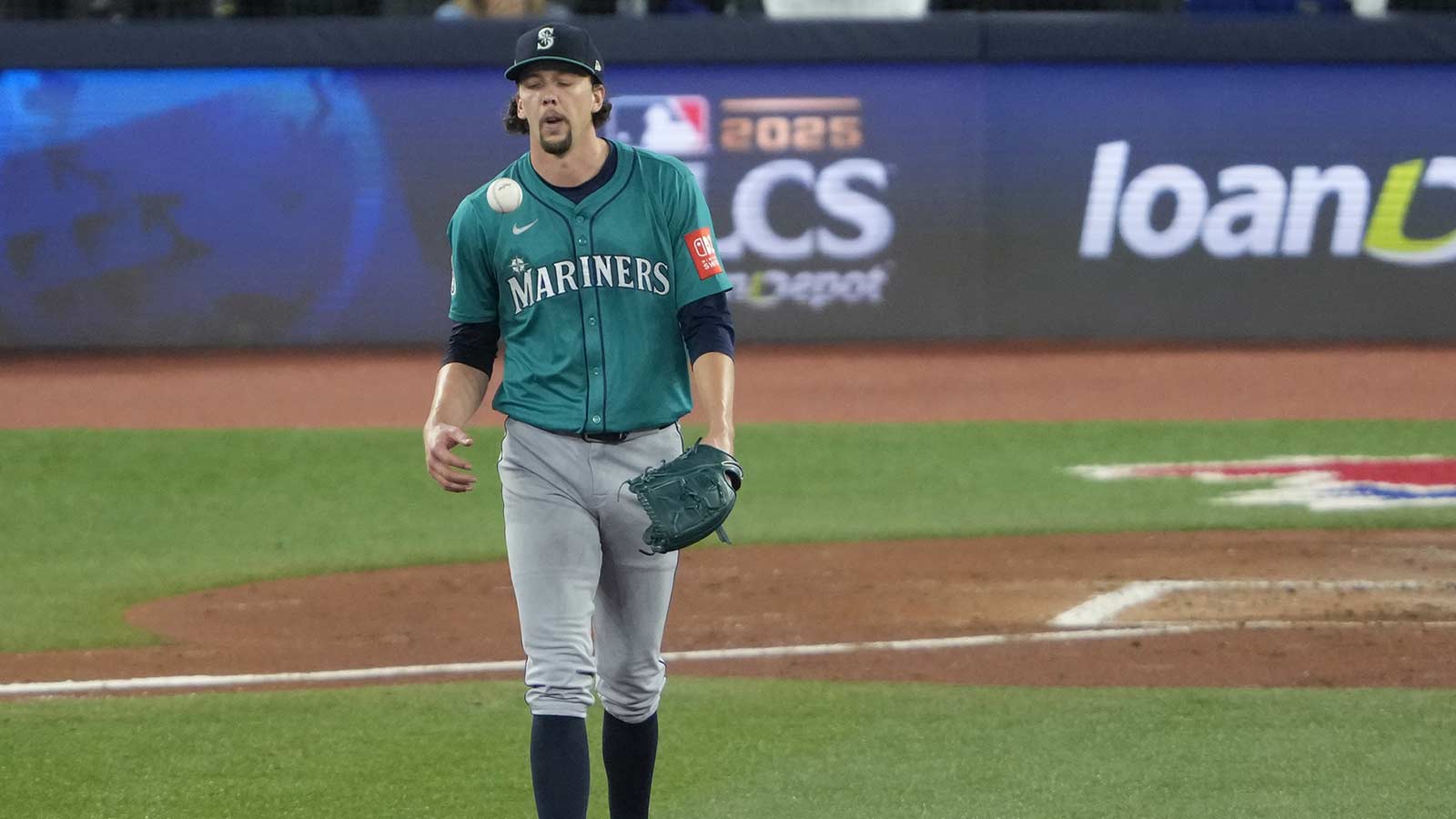 Logan Gilbert says 5 Mariners pitchers could get 'Cy Young looks'