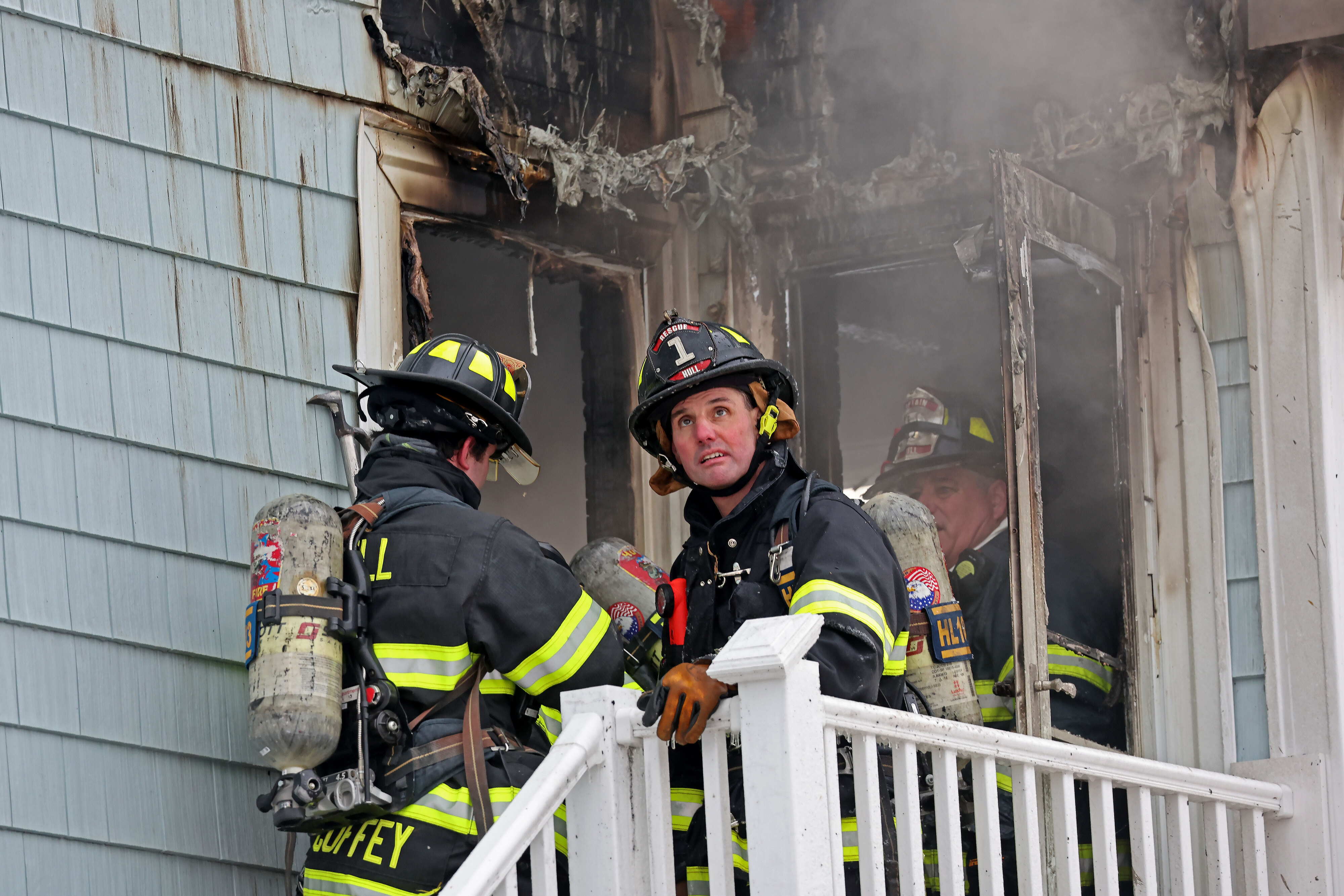 Hull Fire fights two-alarm blaze, firefighter falls through floor