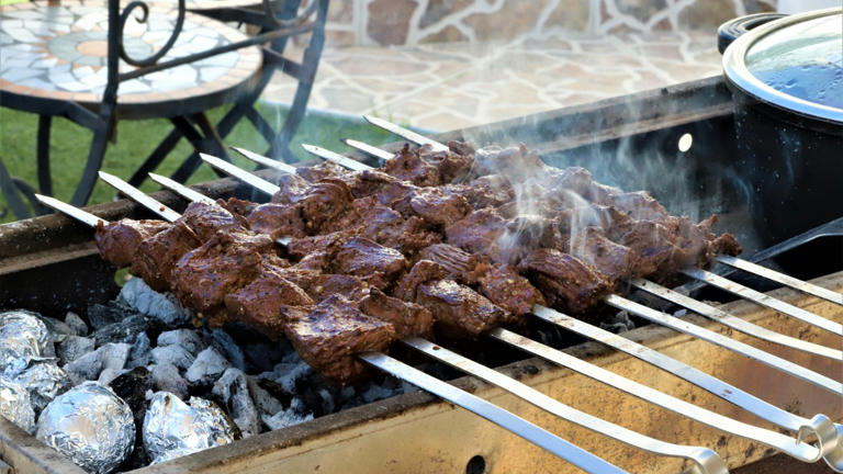 Meat eaters more likely to hit 100, study finds, but there’s a big catch