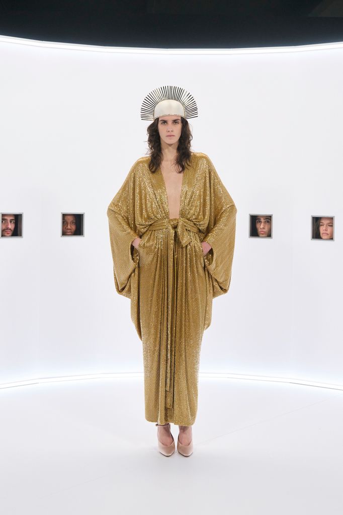 El primer desfile de Valentino sin Valentino: un adiós a su fundador ...