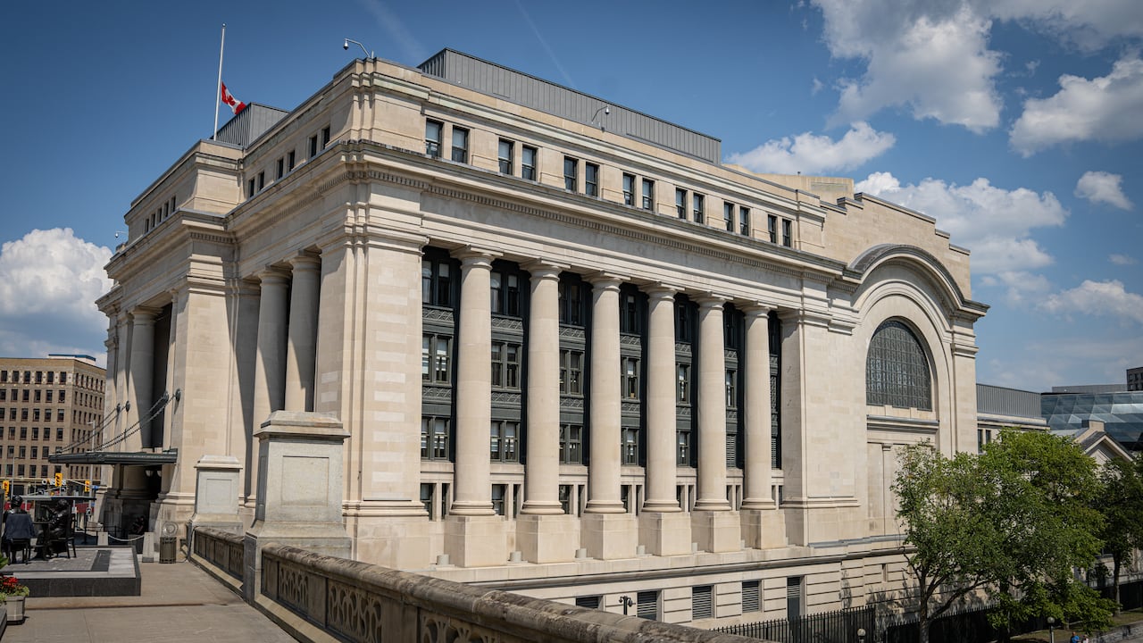 Sutcliffe backs downtown station for high-speed rail