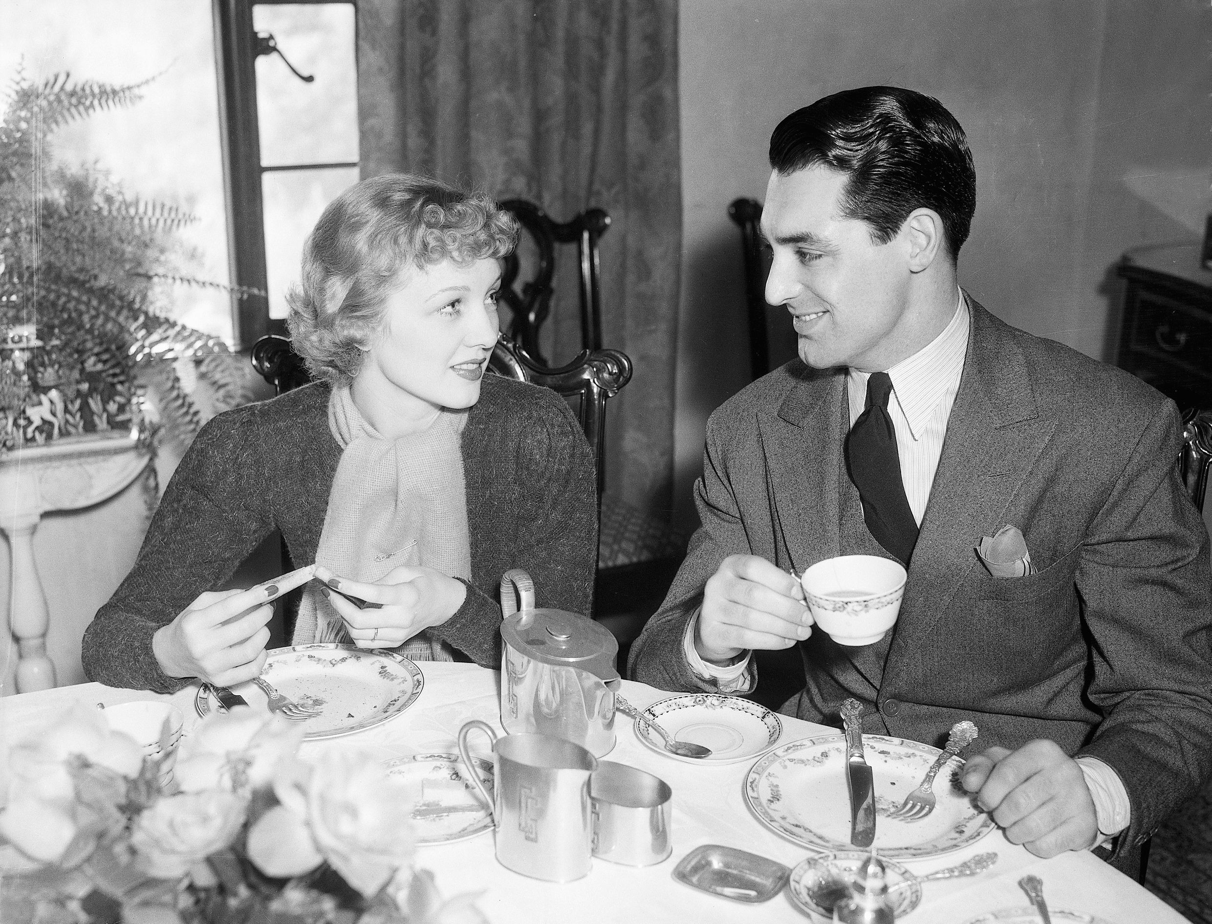 Cary Grant at home: 15 photos that go inside the private world of a ...