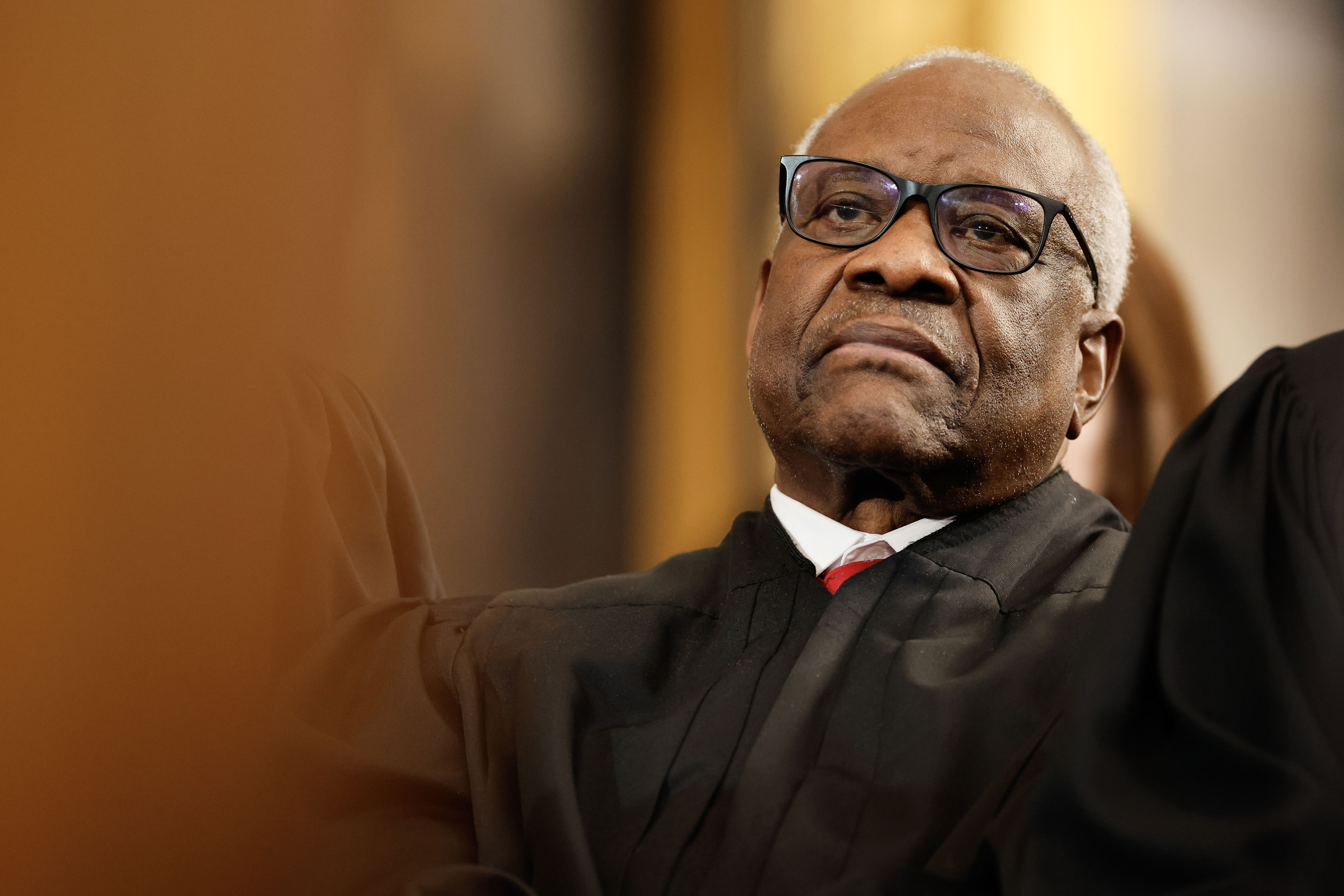 Will Clarence Thomas retire from Supreme Court during Donald Trump's term?