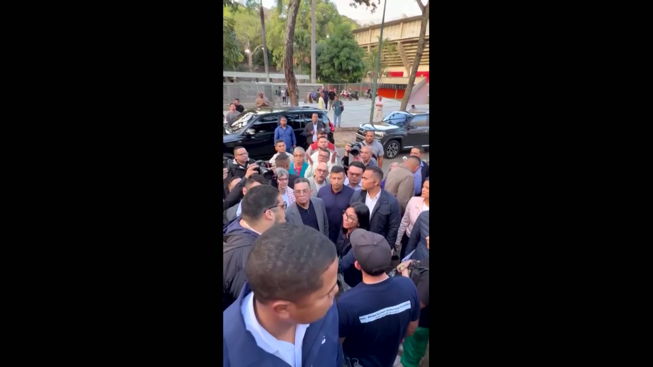 University student confronts Venezuela's president, urges release of ...