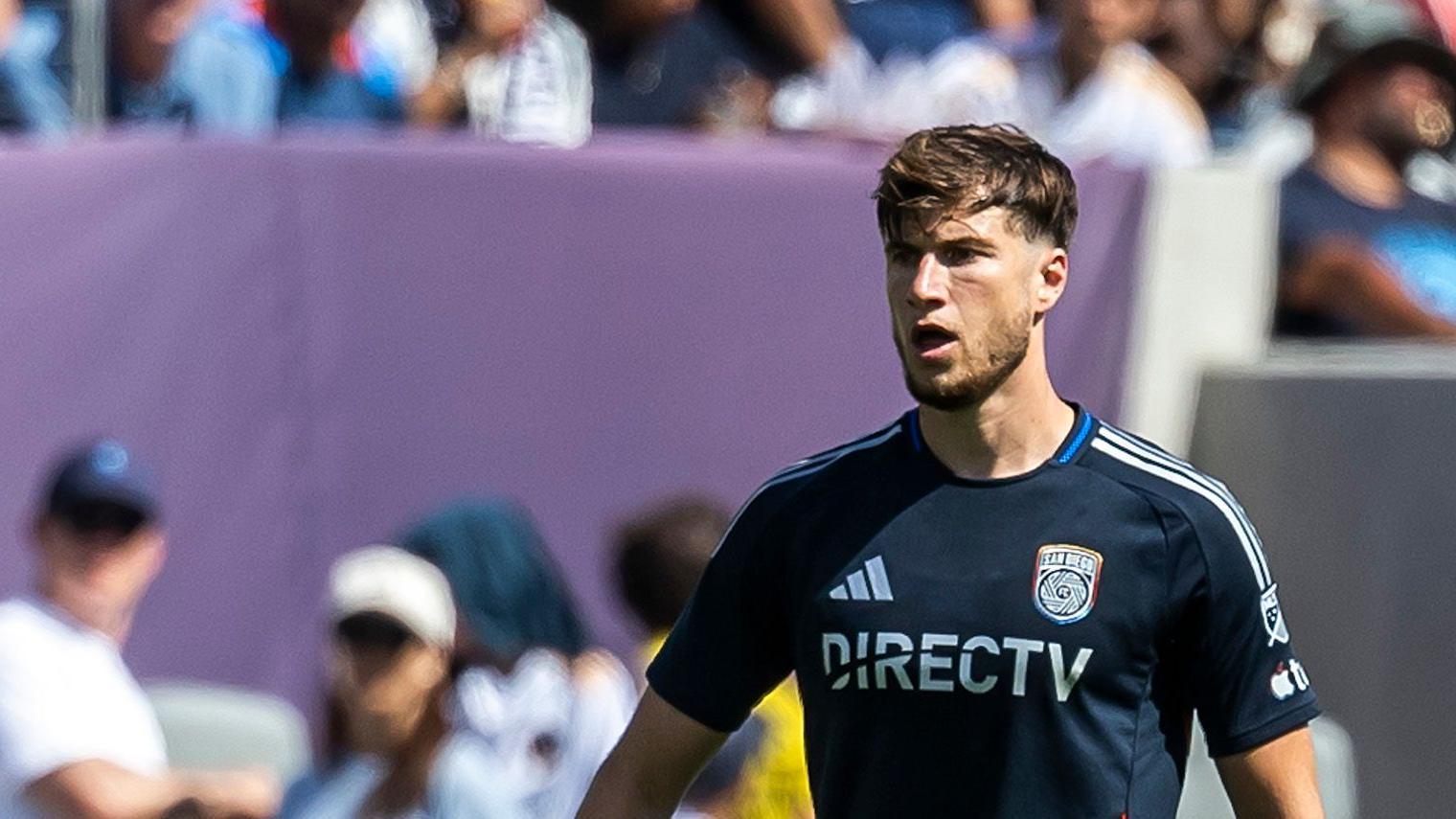 Hull sign ex-Man Utd defender McNair from San Diego