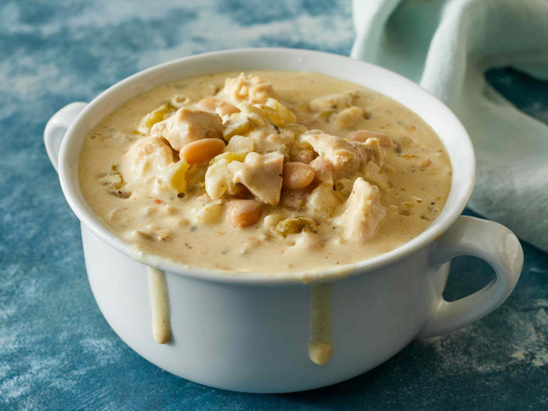 The white chicken chili recipe so good home cooks 'always have to ...