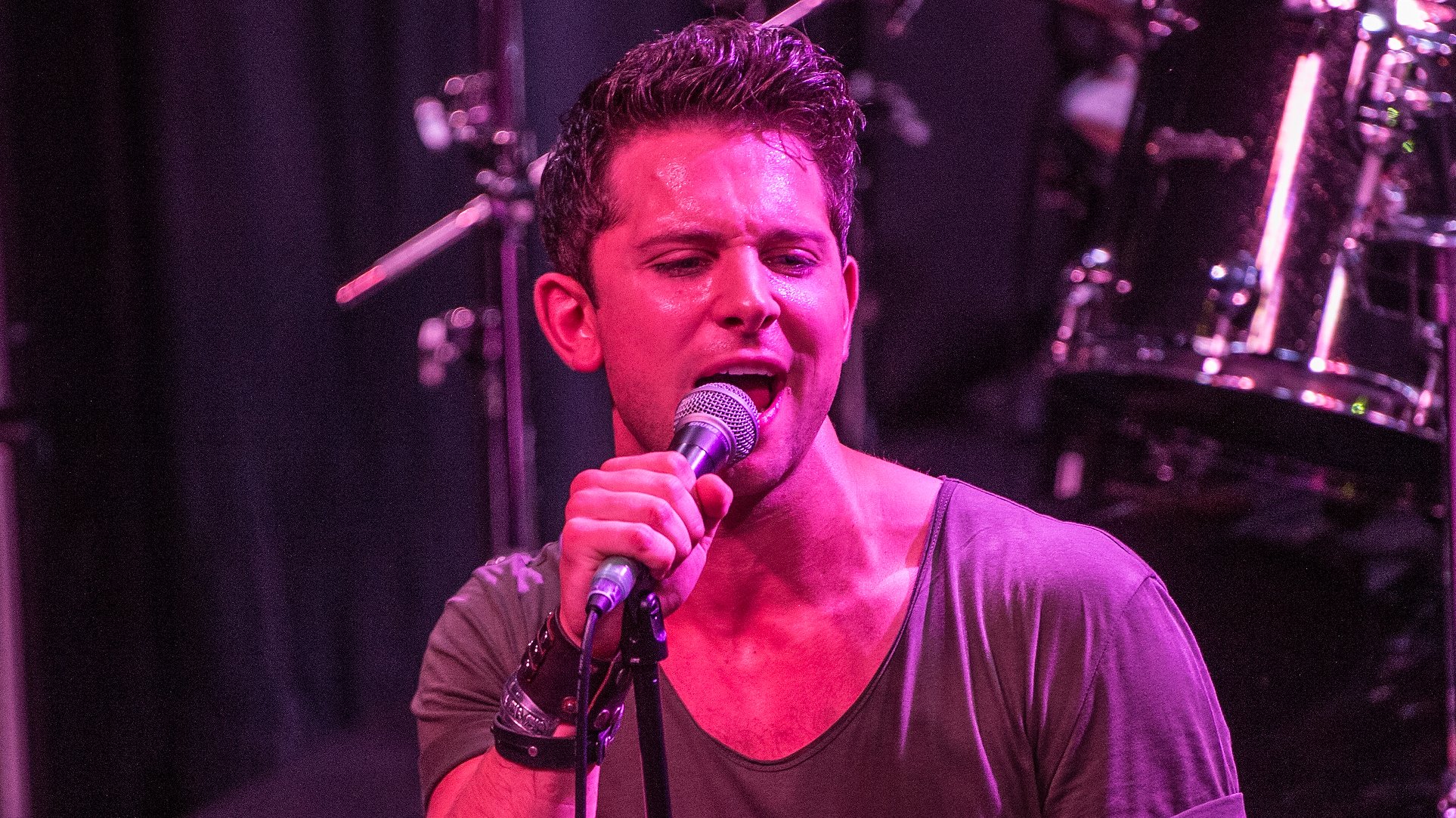 Znacznie mroczniejsza strona byłego wokalisty Spandau Ballet. Ross ...