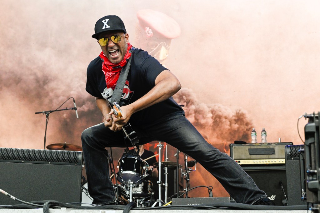 Tom Morello will protest fascism with 'Solidarity & Resistance' benefit ...