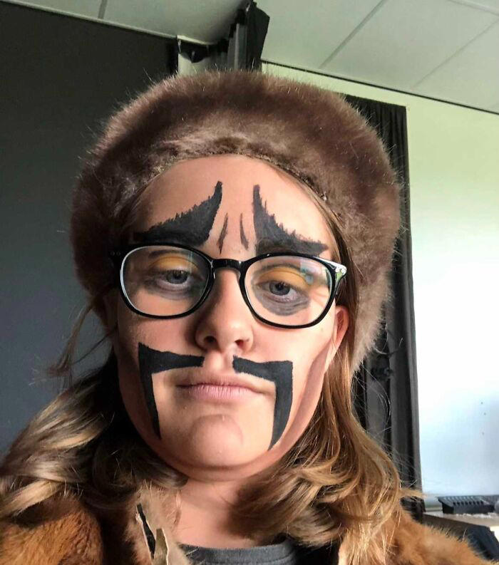 Why did nobody warn me? 59 funny pics that show what stage makeup looks ...